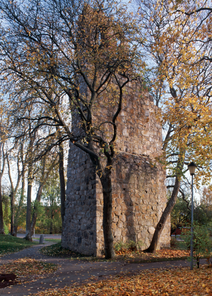 Sankt Lars kyrkoruin - Stockholms läns museum
